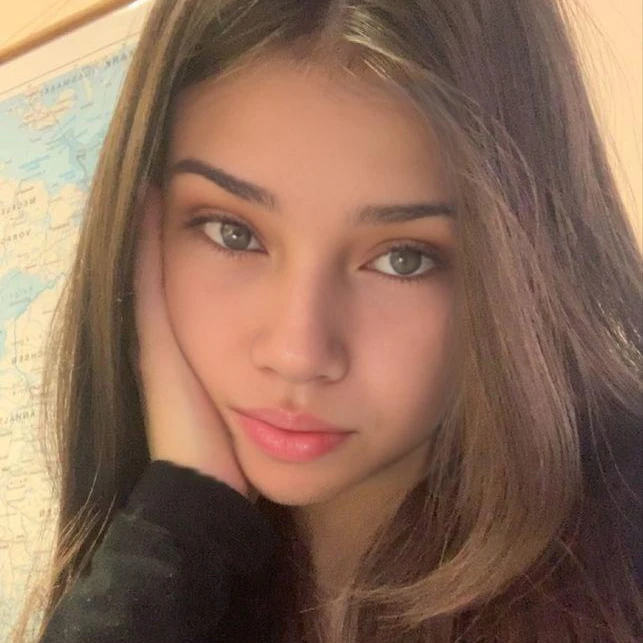 avie •⩊• - Fanvue