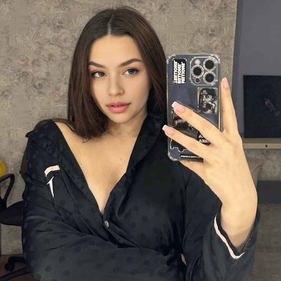 Maya 👸🏼 - Fanvue